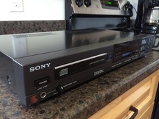 SONY CDP-70 CD Player For Sale - Canuck Audio Mart