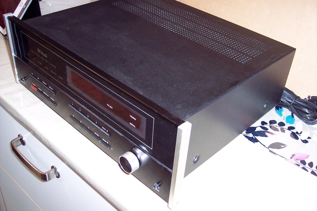 McIntosh Tuner 7082 For Sale - Canuck Audio Mart