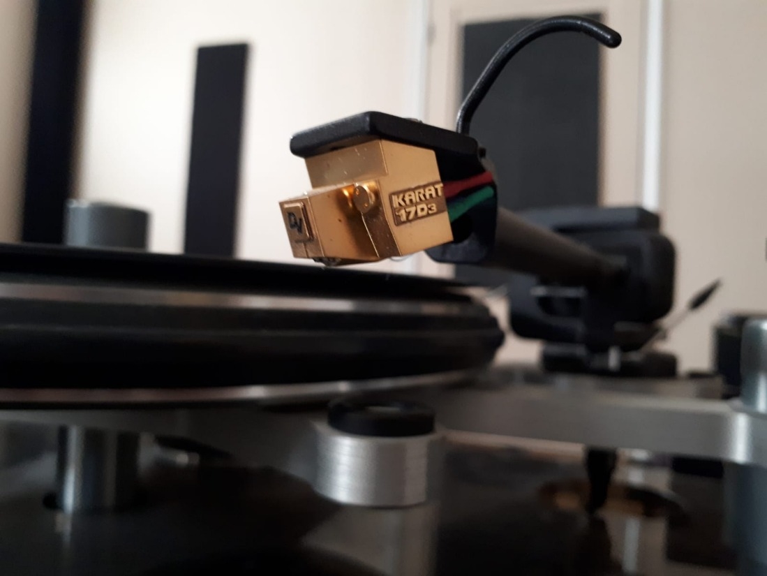 Excellent Condition Dynavector - 17D3 Karat MC Phono Cartridge For Sale ...