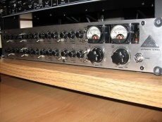 BEHRINGER TUBE EQUALIZER T1951 For Sale - Canuck Audio Mart
