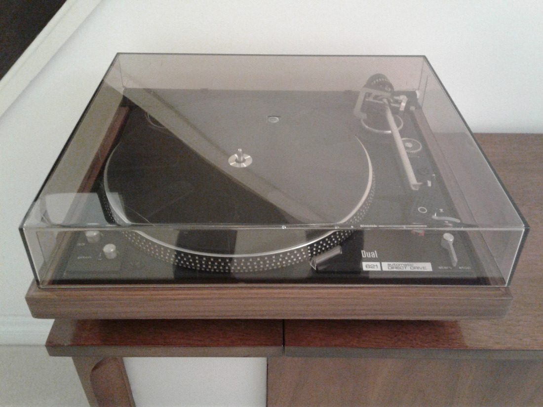 Dual 621 stereo turntable For Sale - Canuck Audio Mart