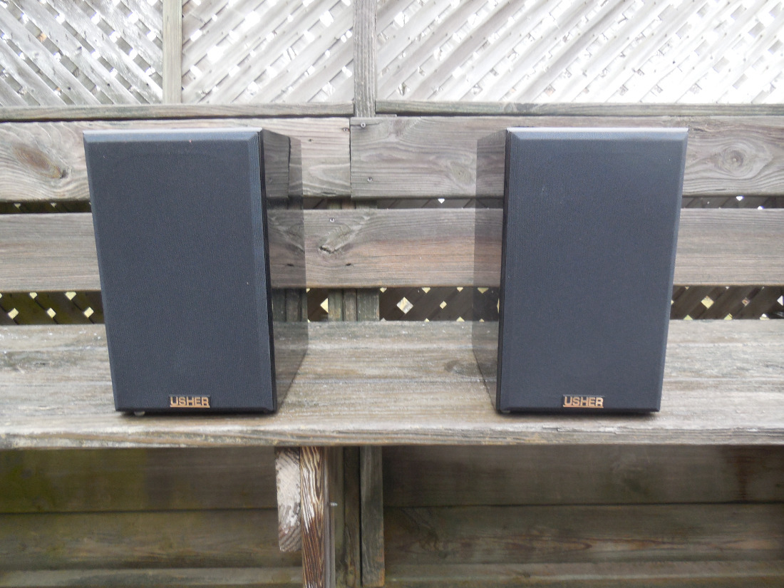 Usher S-520 Monitors For Sale - Canuck Audio Mart