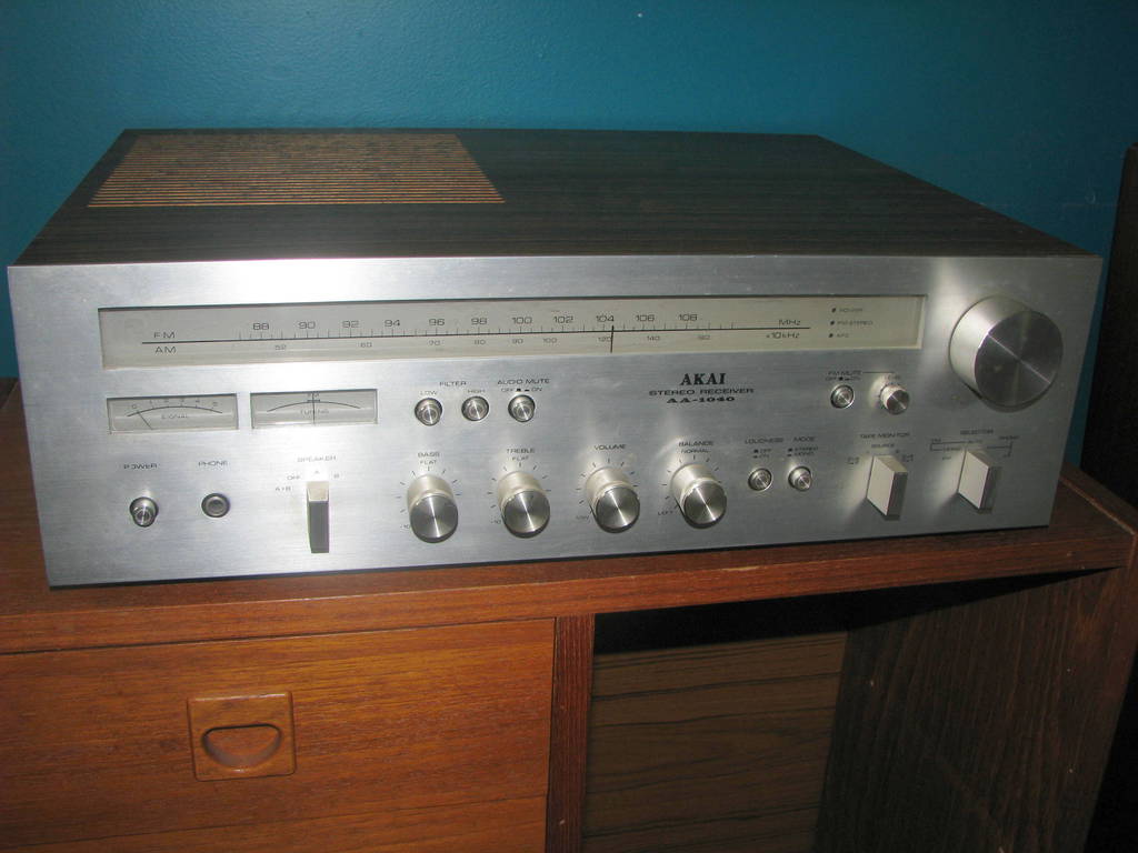 Akai AA-1040 $100obo For Sale - Canuck Audio Mart