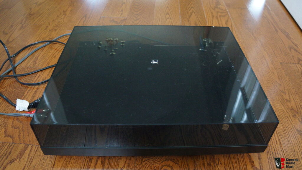 Rega Planar 3 turntable with RB300 tonearm and Grado cartridge Photo ...