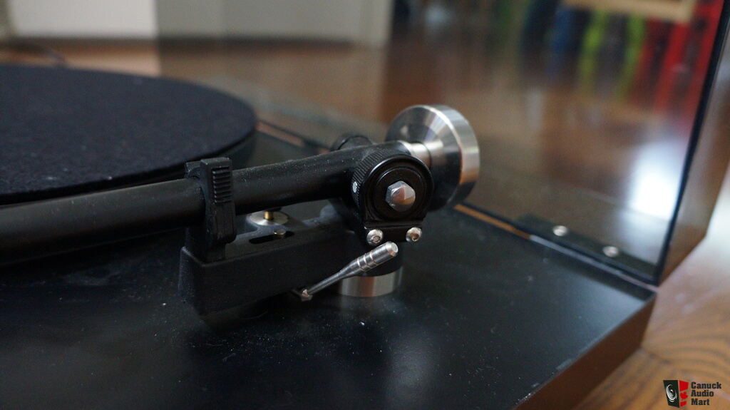 Rega Planar 3 turntable with RB300 tonearm and Grado cartridge Photo ...
