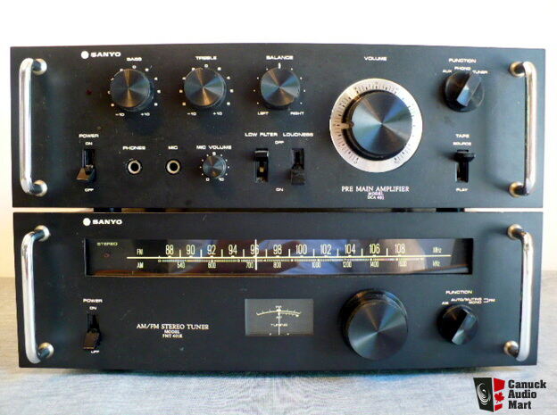 Vintage Sanyo Integrated Amp and Tuner (DCA 401, FMT 410K) Photo ...