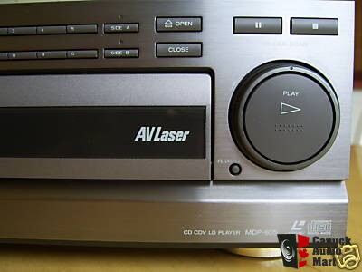 Sony MDP-605 Laser disc CD pblockedblockedlayer fantastic looks but ...