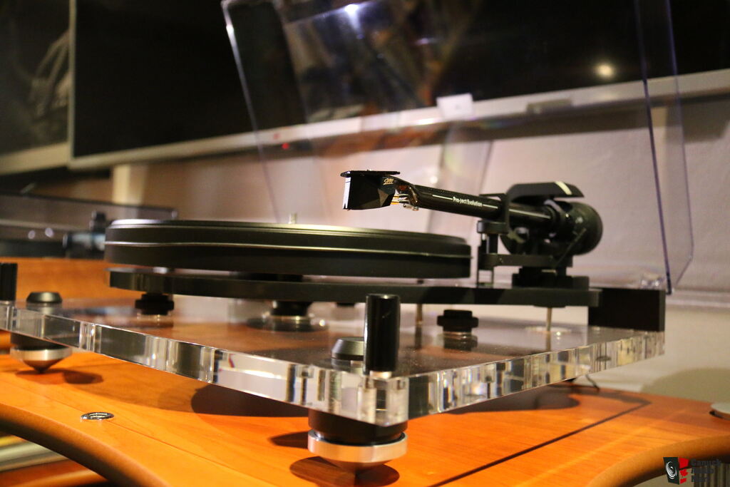 Pro-Ject 6Perspex in excellent condition Photo #1025201 - Canuck Audio Mart