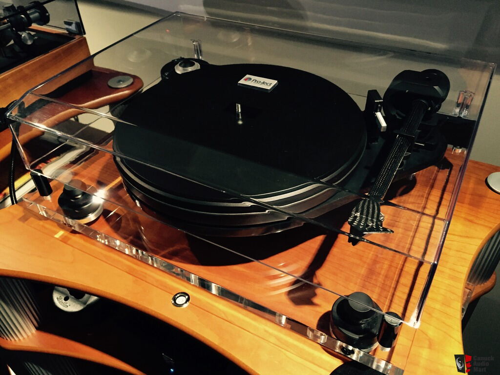 Pro-Ject 6Perspex in excellent condition Photo #1025201 - Canuck Audio Mart