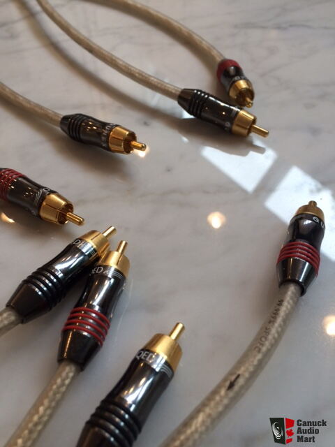 QED Qunex 3 30th Anniversary Silver RCA (1M) Photo #1027627 - UK Audio Mart