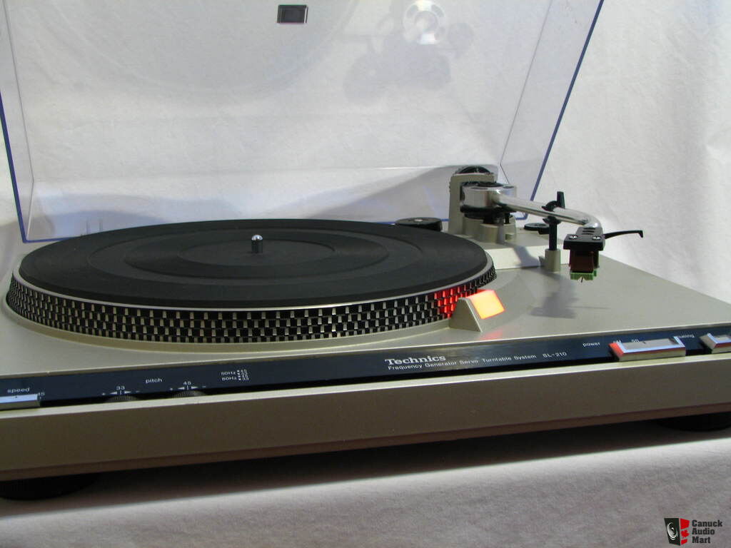 Technics SL-210 Turntable (Local Pickup Only - Pintendre, Qc) Photo ...