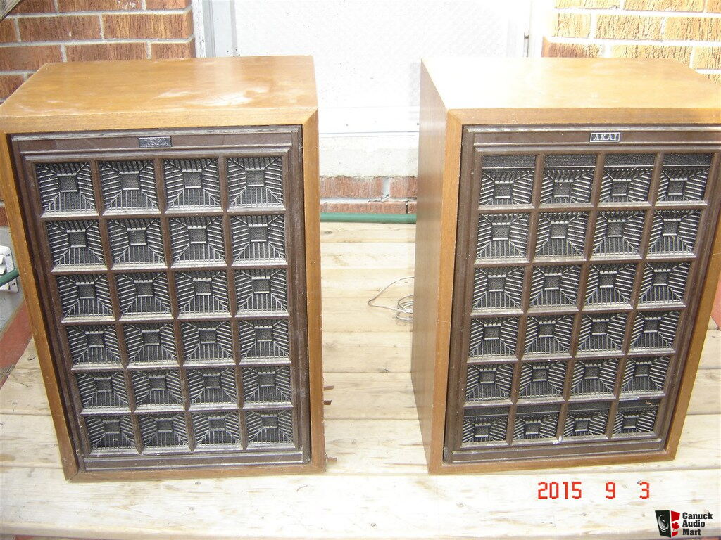 AKAI SW-170 6 way Floor Monitor Speakers - all speakers working ...