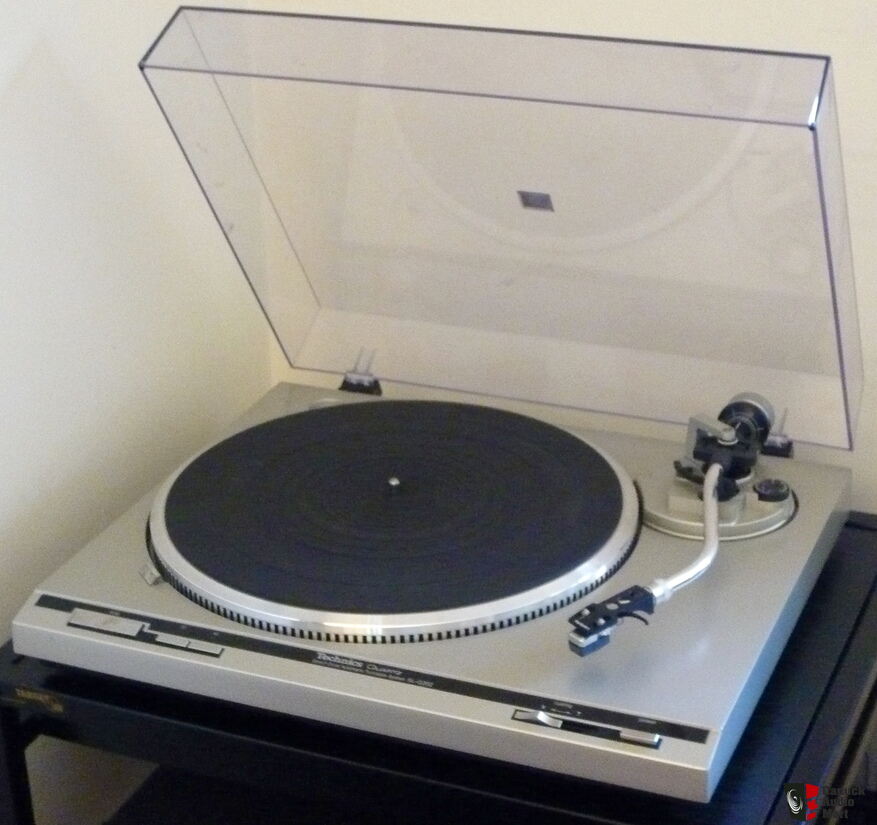 Technics SL-Q202 Direct Drive Turntable with Signet 5Ea cartridge Photo ...