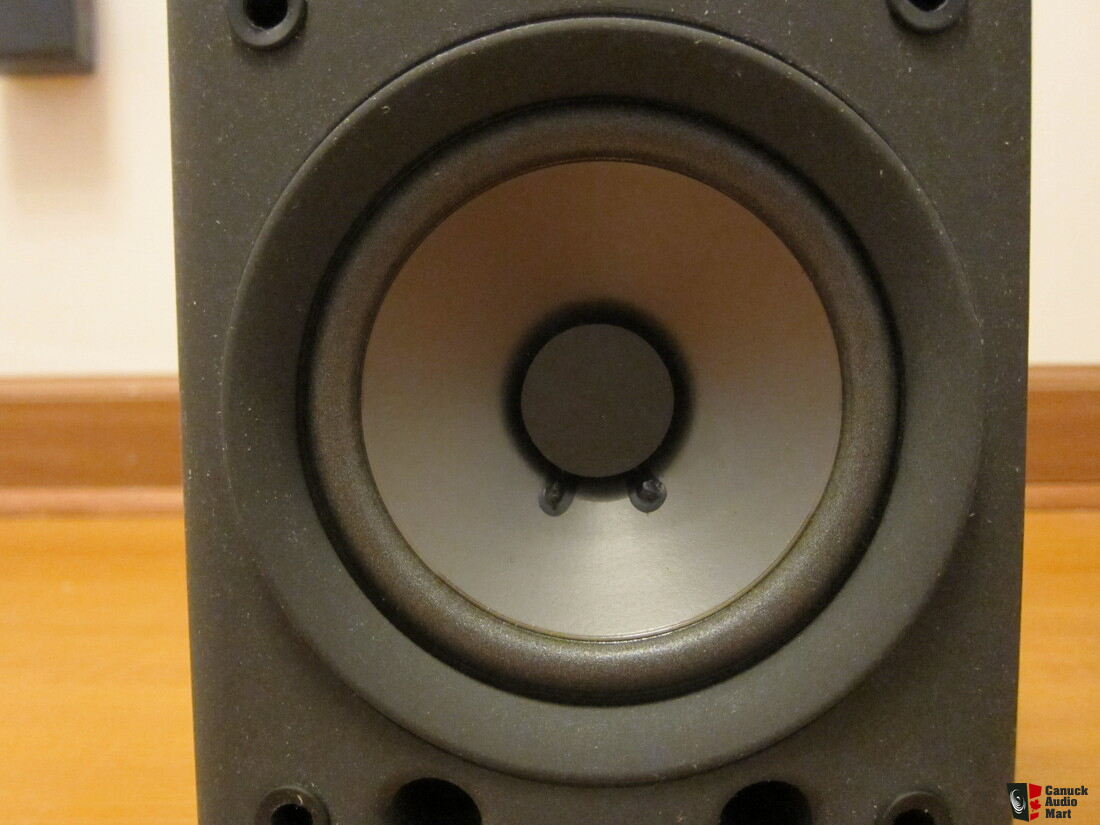 Radio Shack Genexxa Pro LX5 Bookshelf Speakers (Optimus Pro LX5) Photo ...