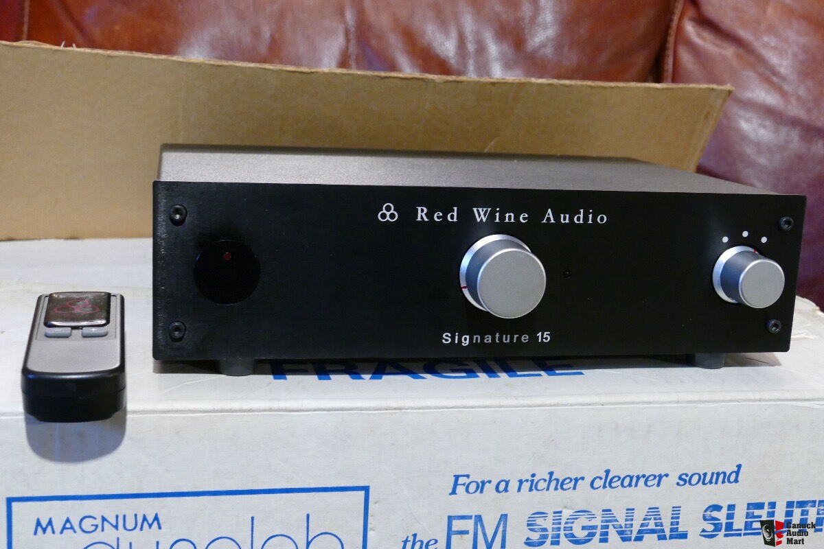Red Wine Audio Signature 15 Battery Operated Integrated Amp with tube ...