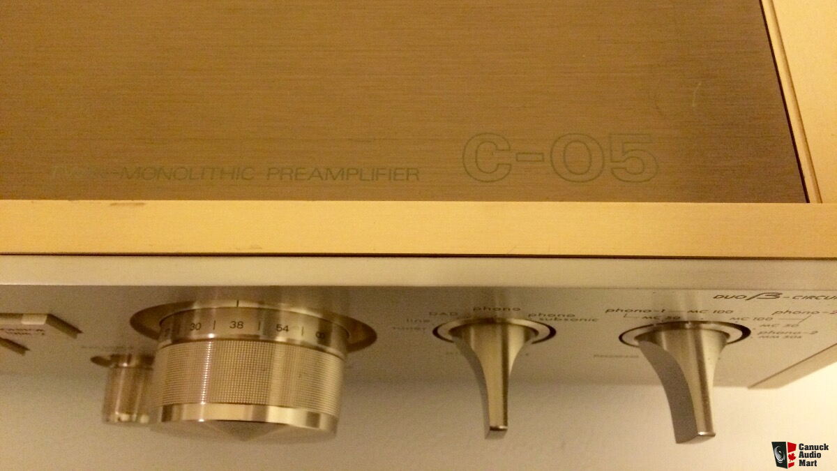 Luxman C-05 Twin-Monolithic Preamplifier SOLD Photo #1107569 - UK Audio ...