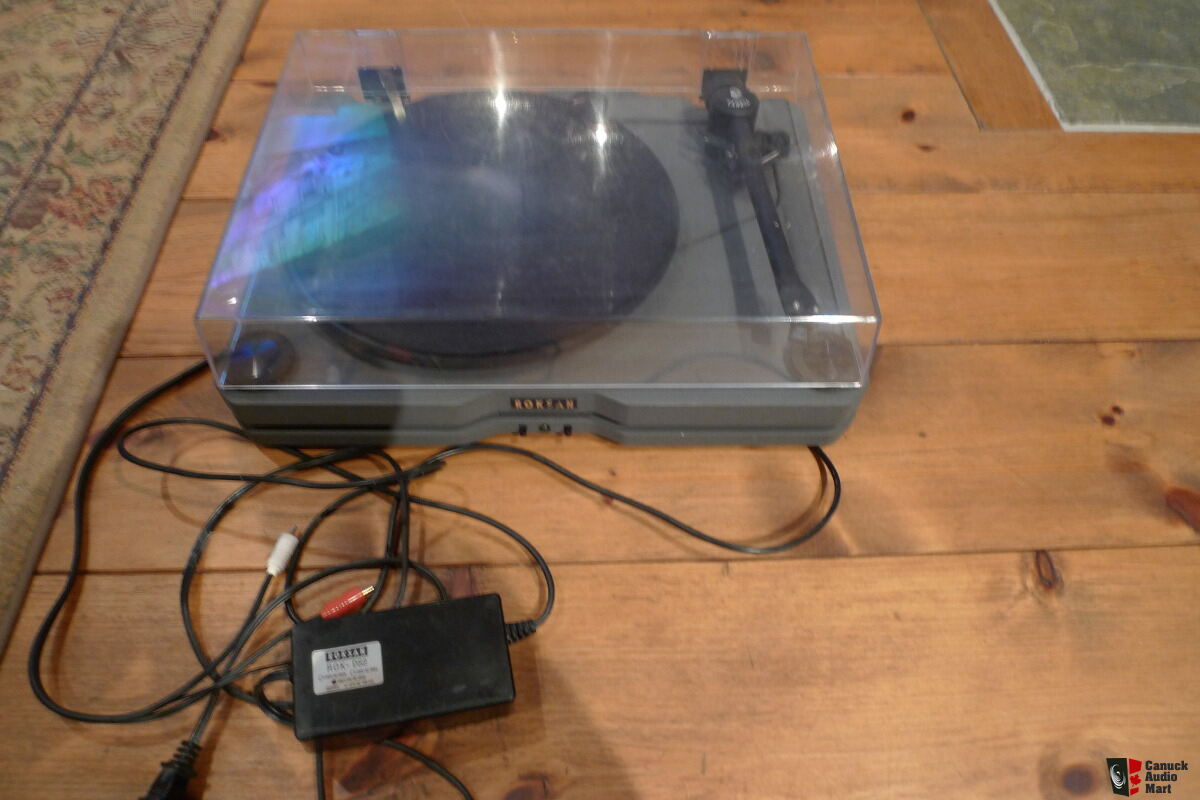 Turntable Roksan radius 1 with TABRIZ tonearm and Roksan corus blue ...