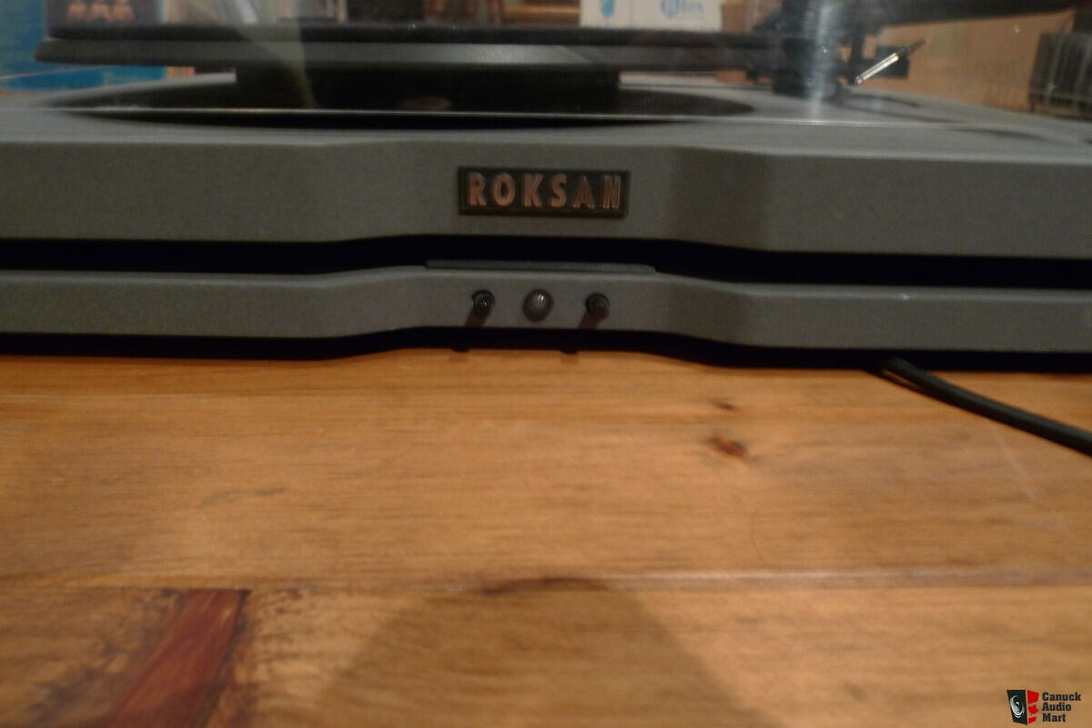 Turntable Roksan radius 1 with TABRIZ tonearm and Roksan corus blue ...