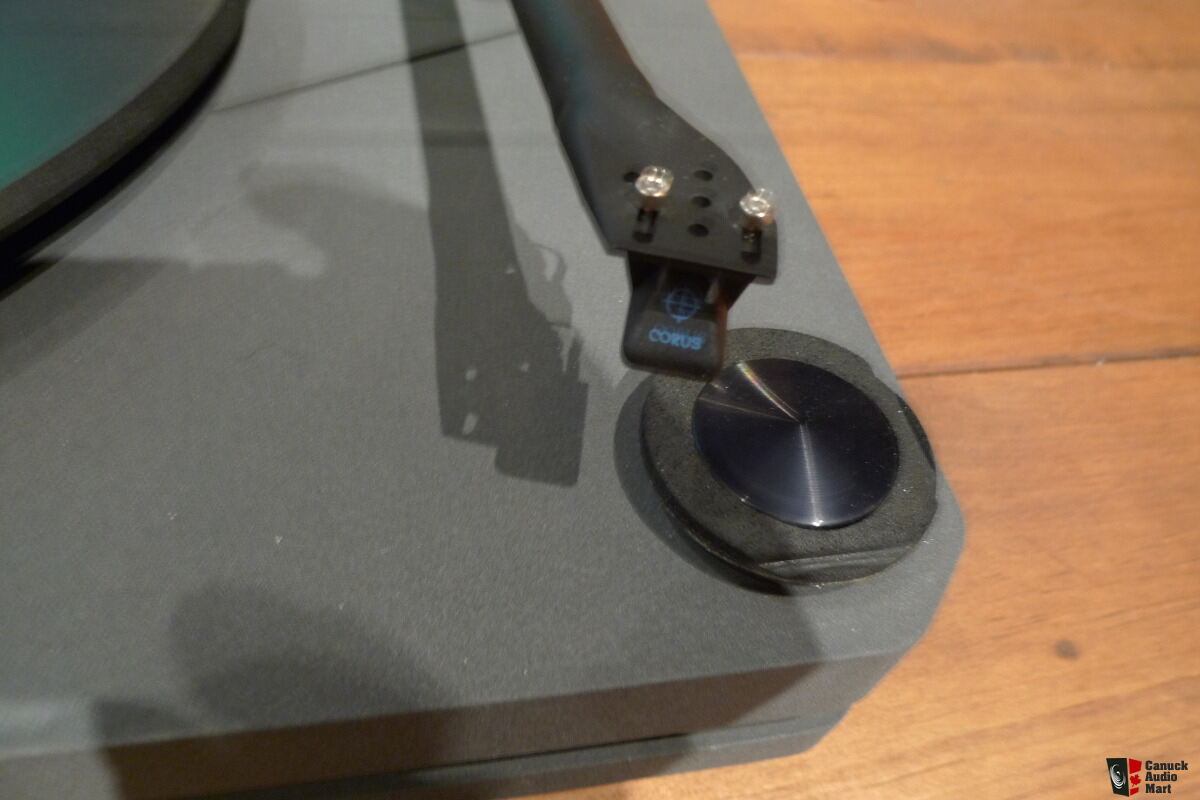 Turntable Roksan radius 1 with TABRIZ tonearm and Roksan corus blue ...