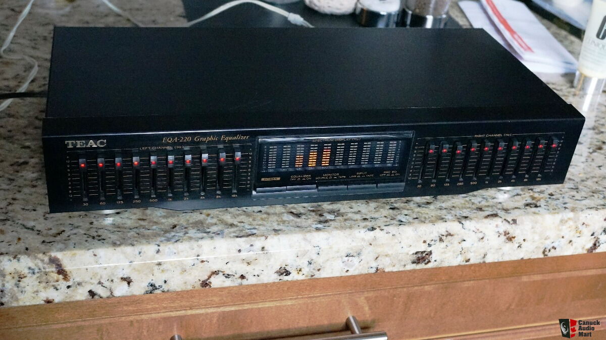TEAC EQA-220 Graphic Equalizer with Spectrum Analyzer Photo #1151323 ...