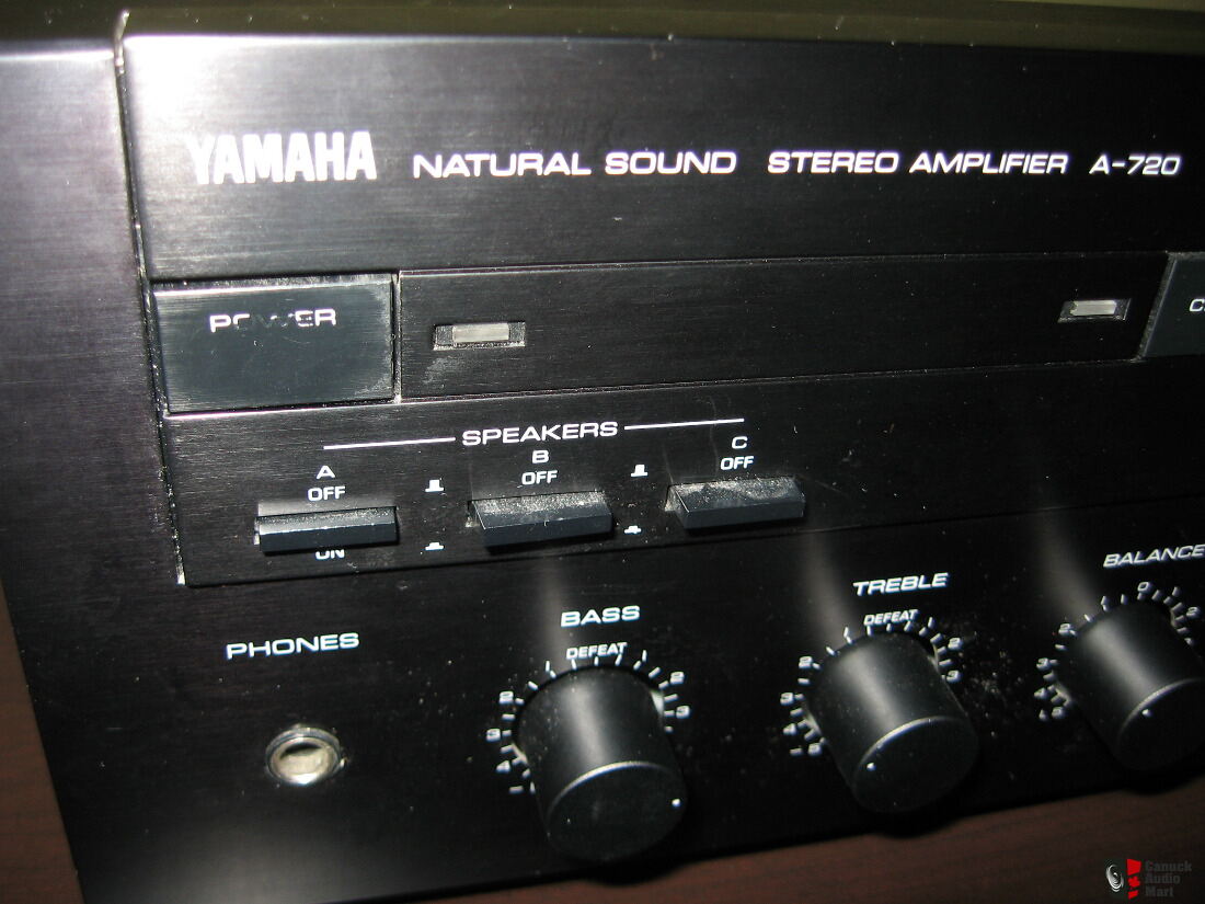 Yamaha A-720 Natural Sound Stereo Amplifier (105 watts / chan) Photo ...
