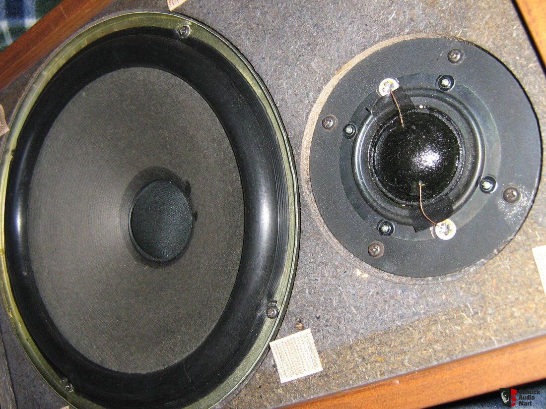 very good vintage speaker Photo #1198450 - Canuck Audio Mart