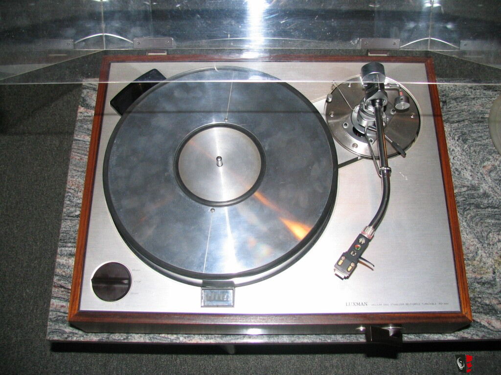 luxman pd300 turntable Photo #121011 - Canuck Audio Mart