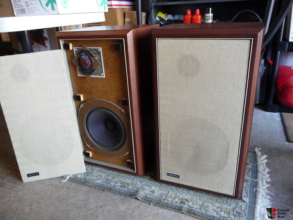 The Large Advent Loudspeakers (with walnut wood bull nosed cabinets ...