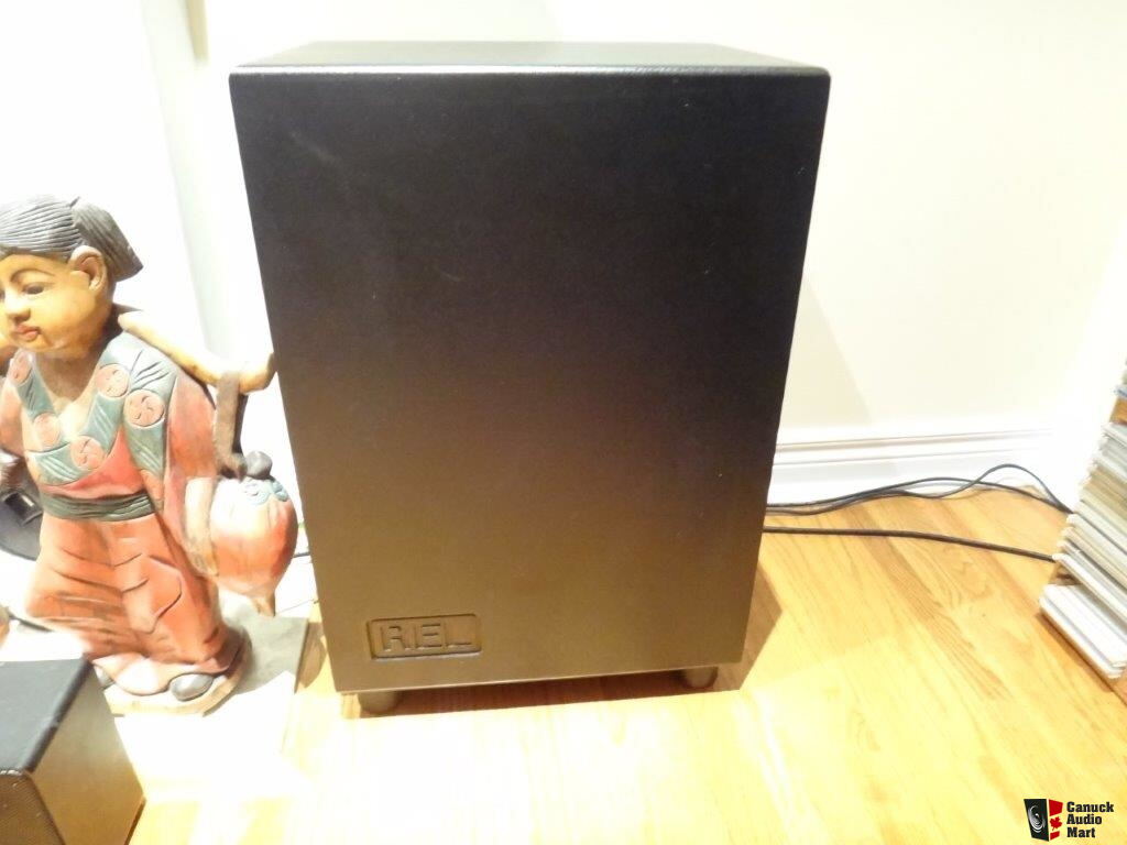 Rogers version and optional powered subwoofer Photo #1240580 - Canuck ...
