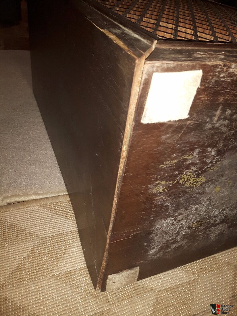 Rotel RA-310 integrated and Sansui SP-200 speakers (some work needed ...