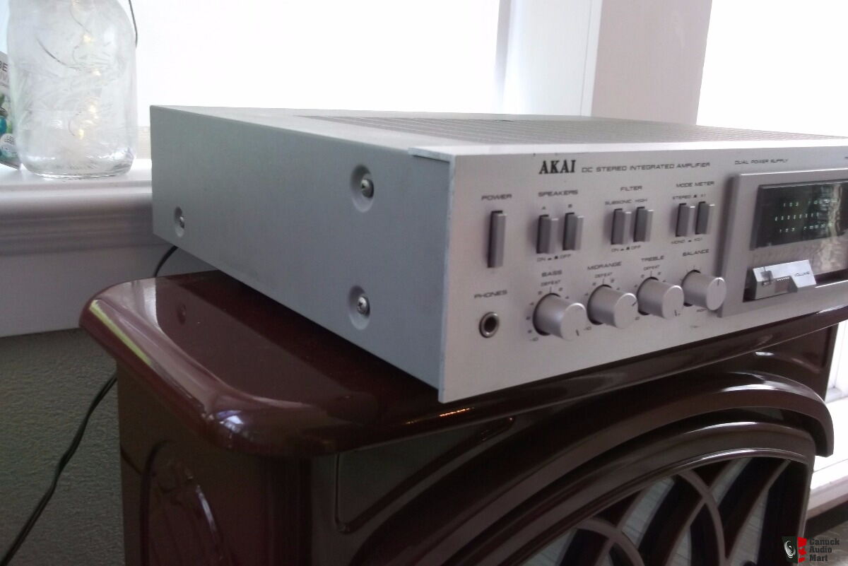 Reduced Akai AM-U04 Stereo Integrated Amplifier and free tuner Photo ...