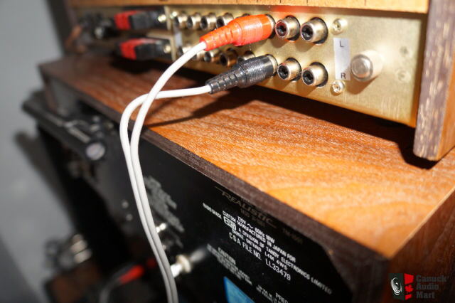 Realistic SA-1000A stereo amplifier and Realistic TX-1001 stereo tuner ...