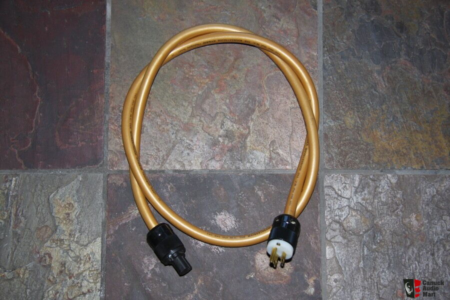 BAT VK-40 (price drop) including 1.5m VDH Mainstream power cord For ...