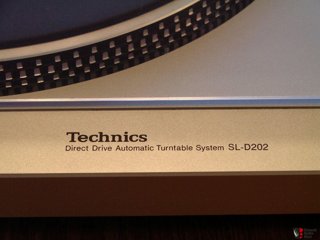 Technics SL-D202 Direct Drive Turntable Photo #1343578 - Canuck Audio Mart