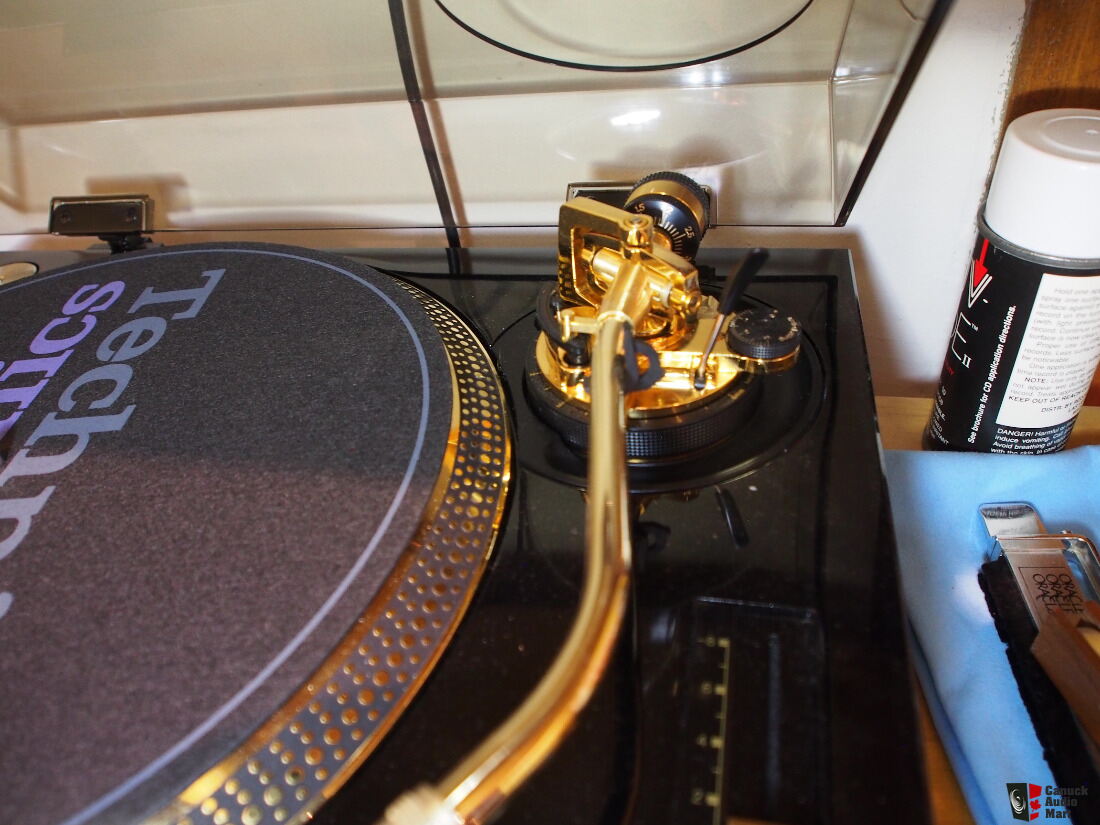 turntable technics SL-1200 LTD gold Photo #1348999 - Canuck Audio Mart