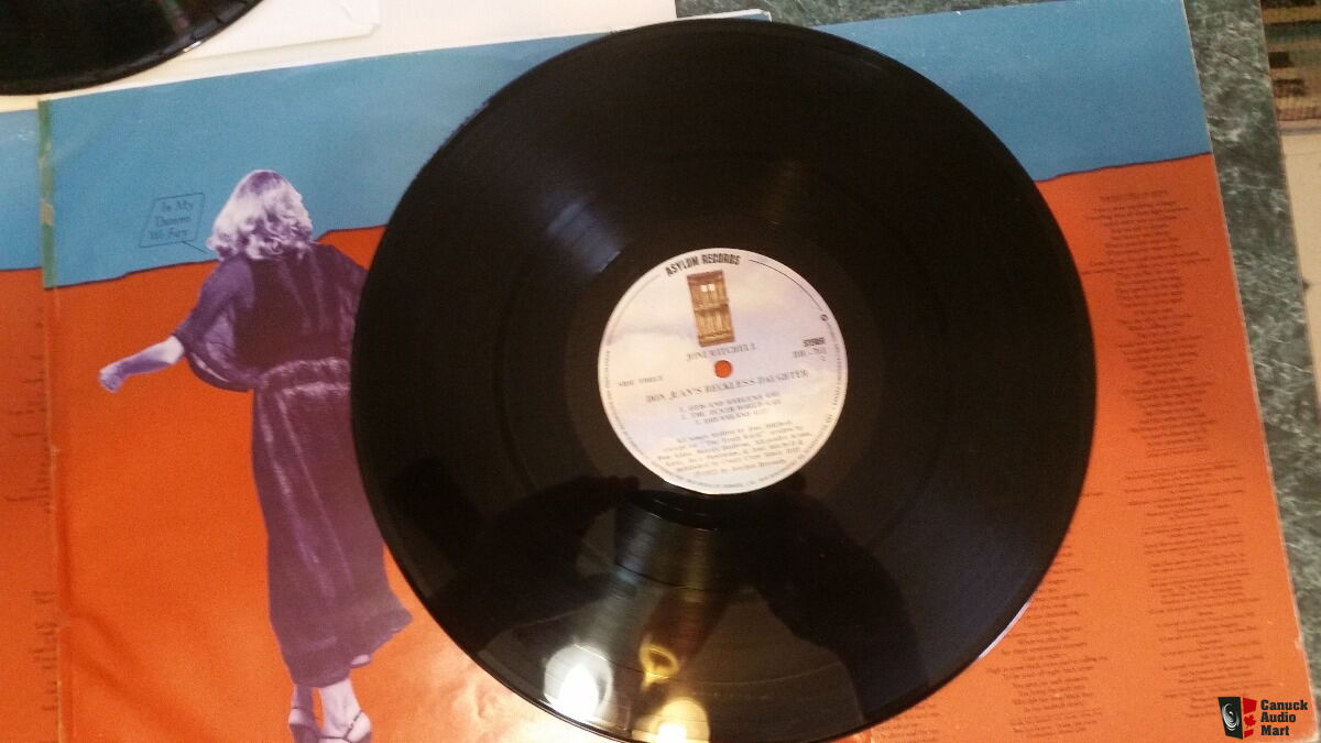 joni mitchell vinyl set Photo #1366198 - UK Audio Mart
