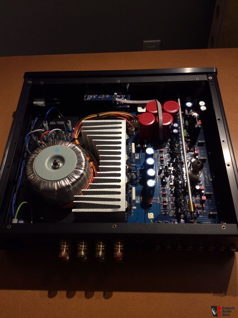 UNISON RESEARCH Unico Primo Integrated amplifier...Italian beauty ...