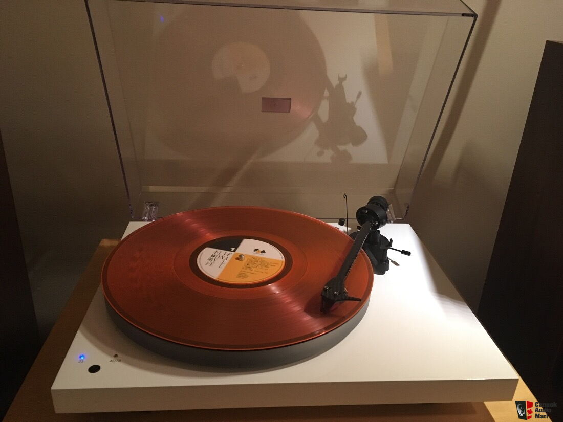 Pro-Ject Debut Carbon Esprit turntable **Sold Photo #1430380 - Canuck ...
