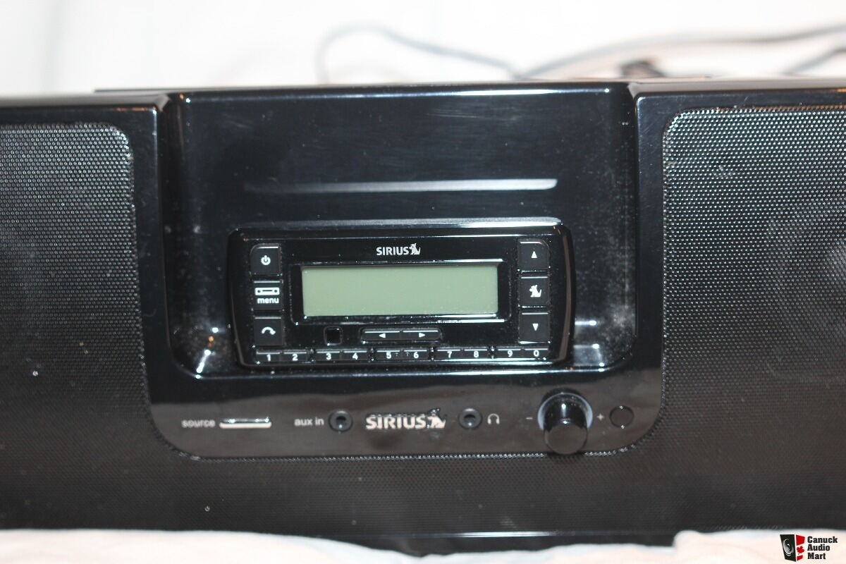 Sirius Reciever Boombox and antena Photo #1435150 - UK Audio Mart