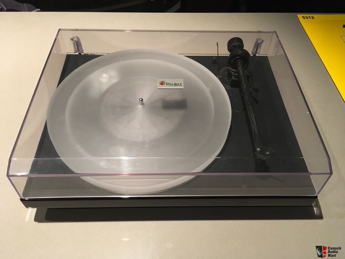 PRO-JECT 1-XPRESSION III CARBON w/ Motor Isolation and Ortofon Black ...