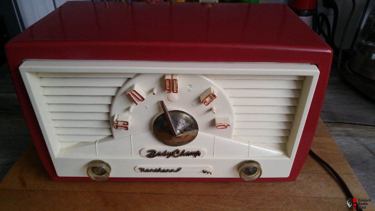 Collection of early tube tabletop radios Photo #1467731 - Canuck Audio Mart