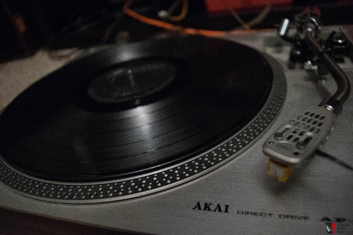 AKAI AP-006 Direct Drive Turntable Best Offer For - Canuck Audio Mart