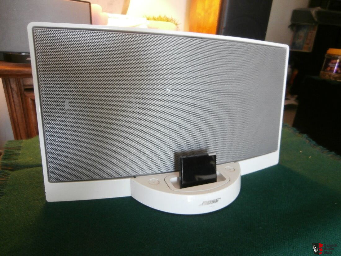 Bose SoundDock Series I (in white color scheme) Portable iPod / iPhone ...