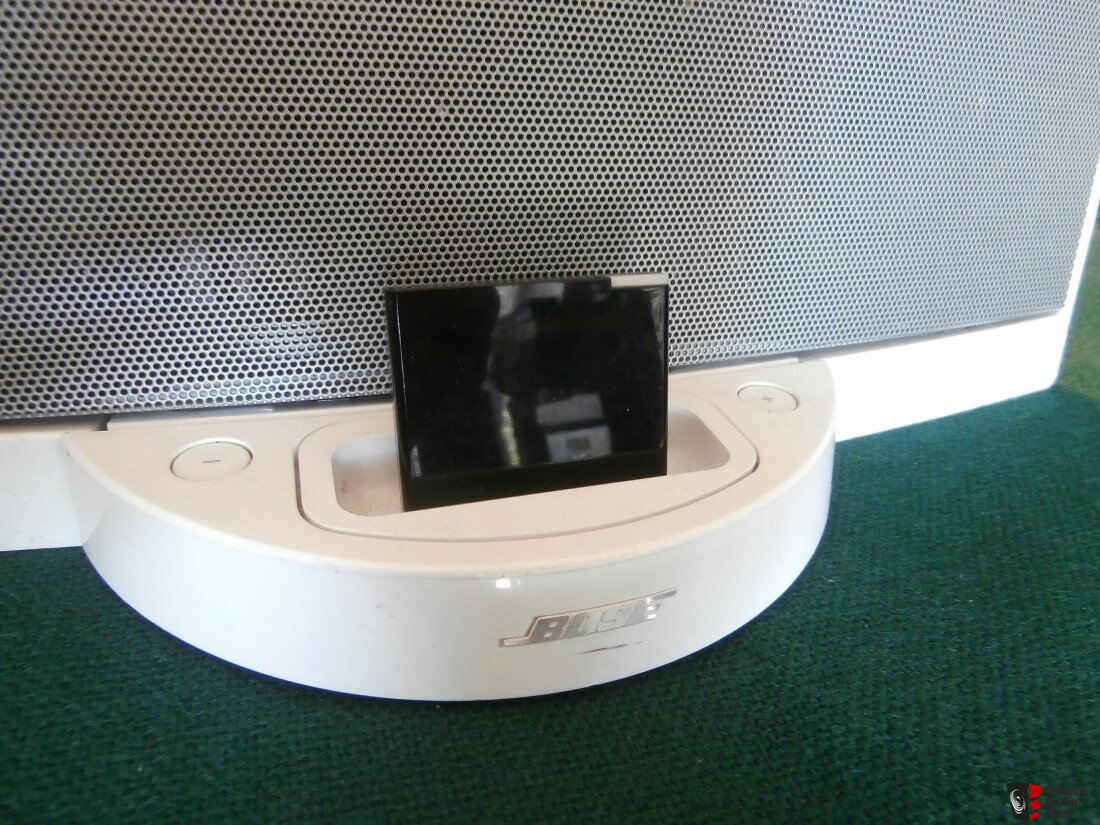 Bose SoundDock Series I (in white color scheme) Portable iPod / iPhone ...