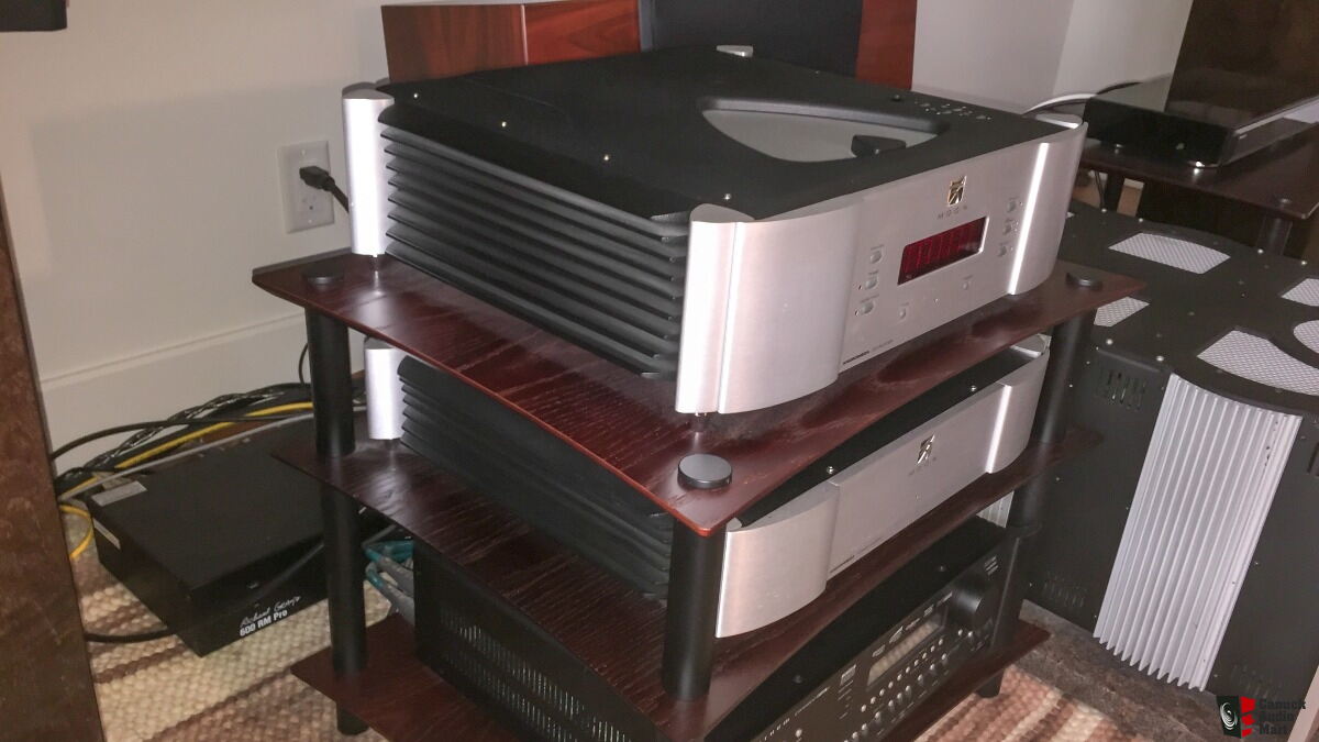 Sim Audio Moon Andromeda Reference Cd player and power supply Photo ...