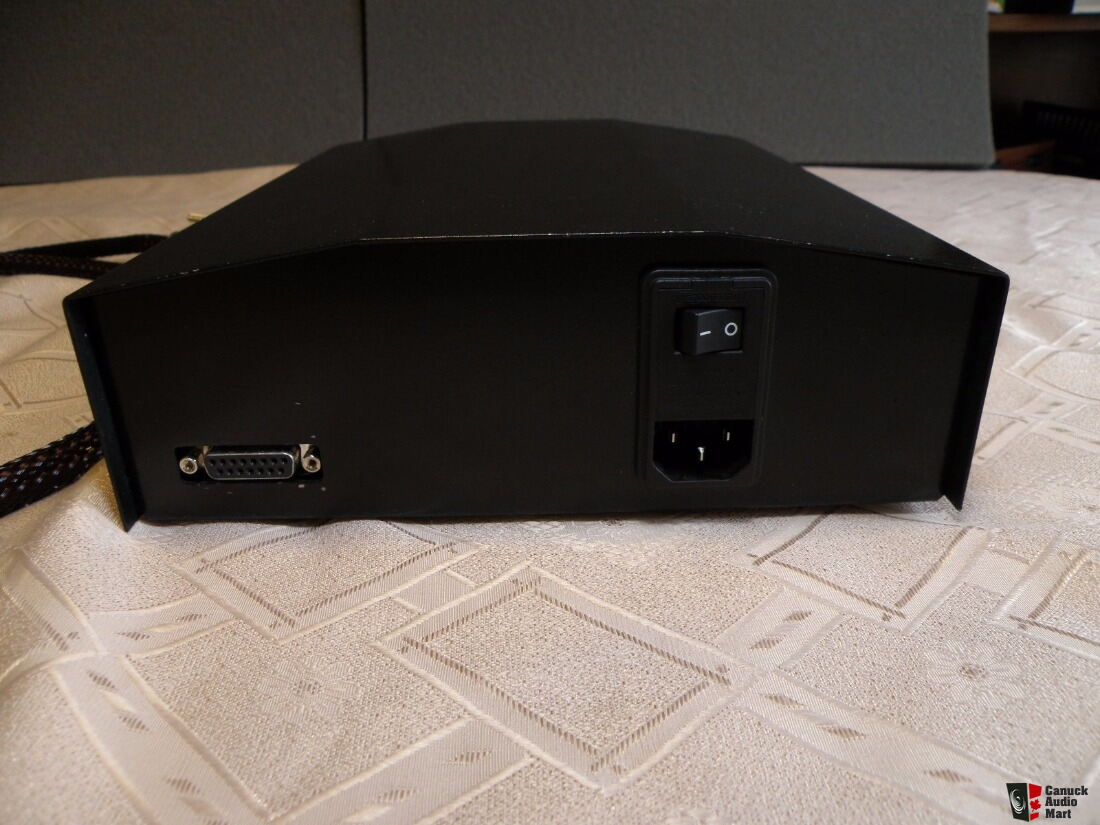 One - Model D-2000 Oracle CD Turntable (Transport) Photo #1578642 - UK ...