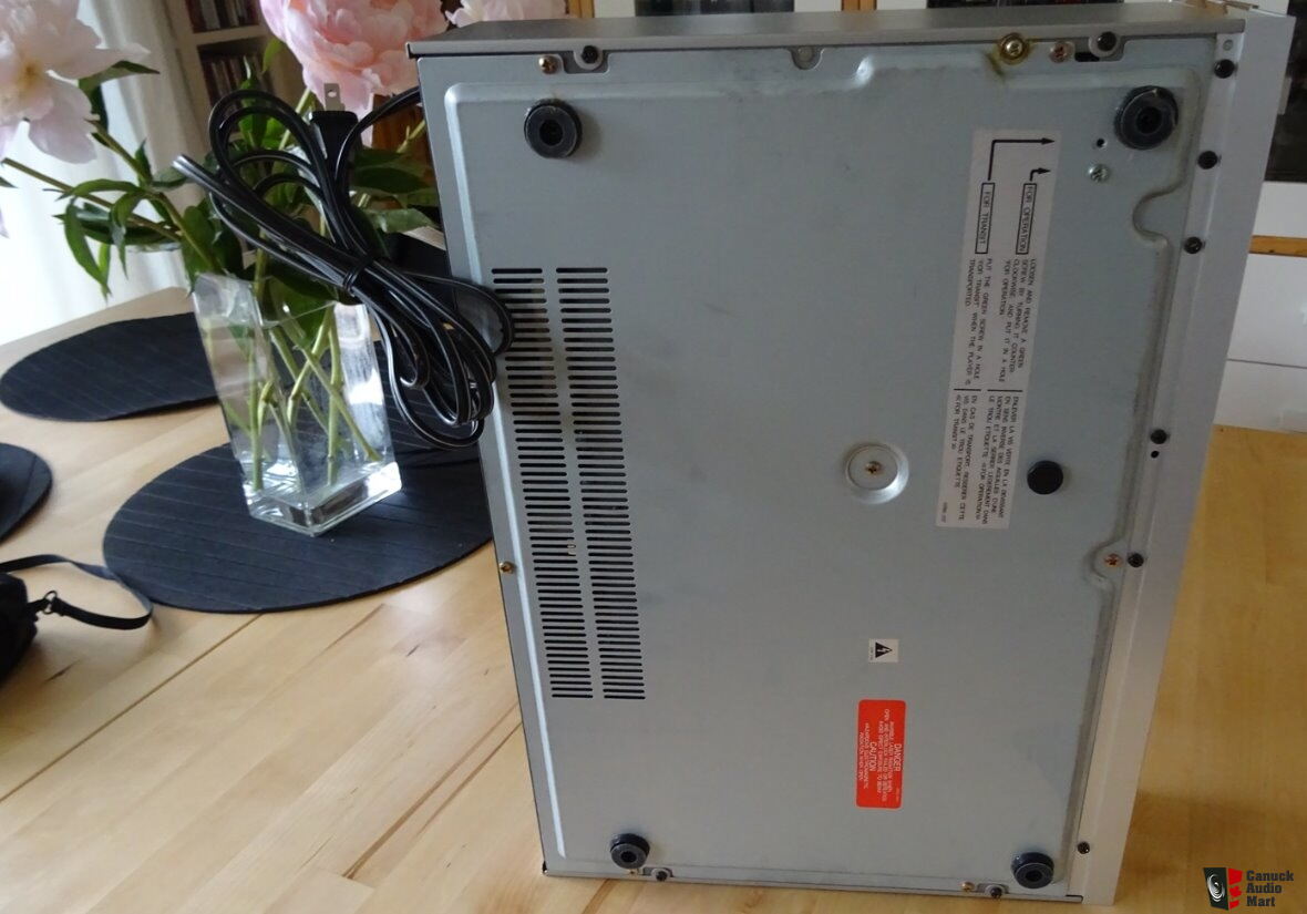 1983 legendary rare collectible CD player Pioneer P-D70 Photo #1581460 ...