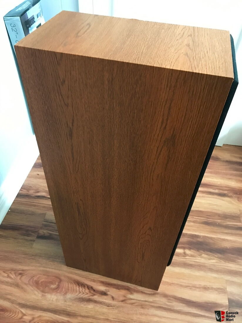 Paradigm 7SE MK3 in Oak (Excellent Value) Photo #1586770 - US Audio Mart