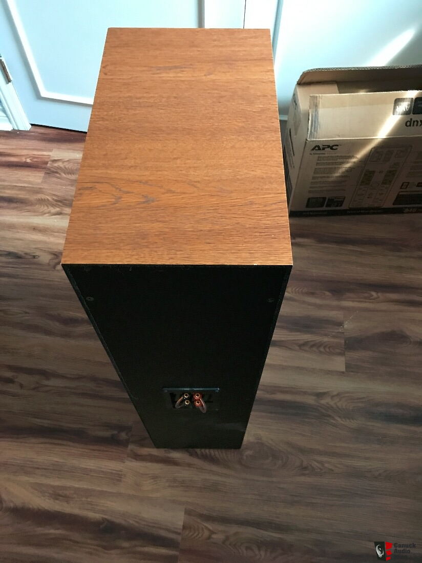 Paradigm 7SE MK3 in Oak (Excellent Value) Photo #1586770 - US Audio Mart