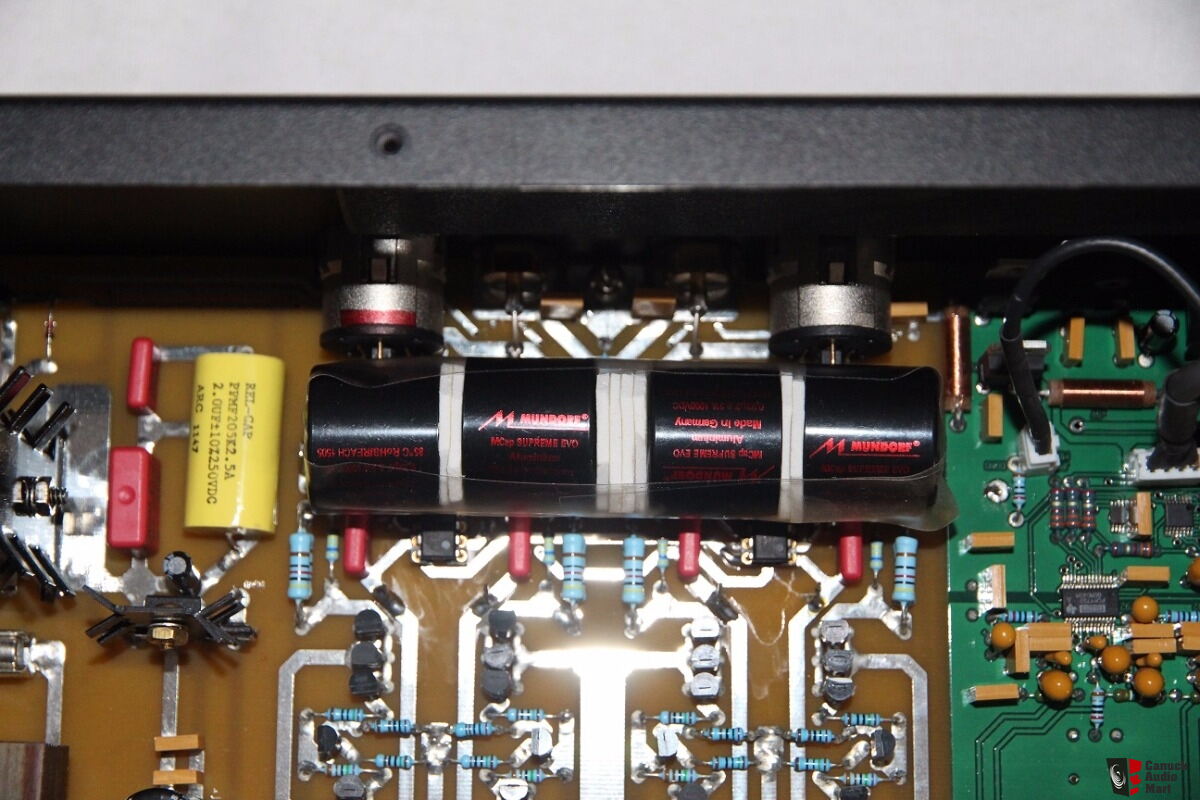 Audio Research DAC8 - Upgraded - OBM Photo #1587861 - Canuck Audio Mart